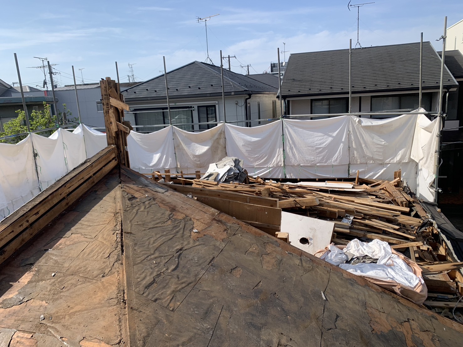 世田谷区上北沢木造解体工事 - 株式会社MKプロダクション